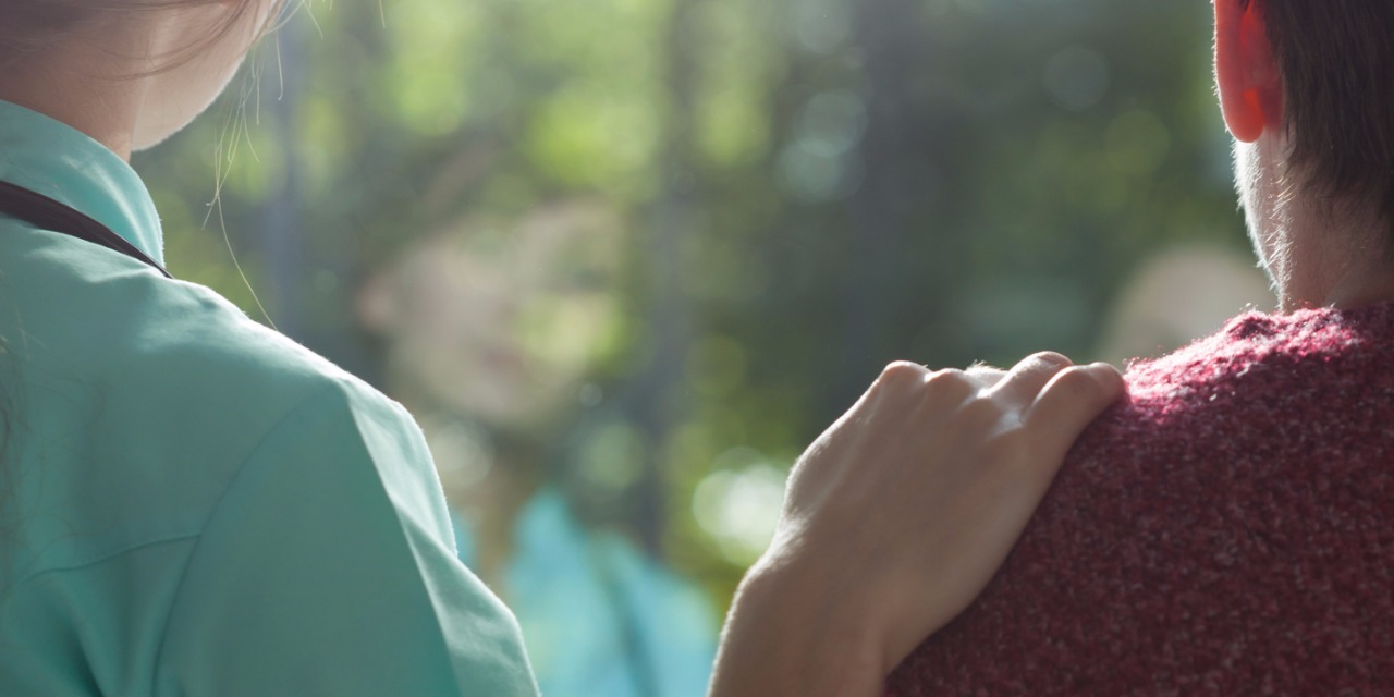 6 Ways to Give Support When Someone's Partner Is in a Psychiatric Hospital