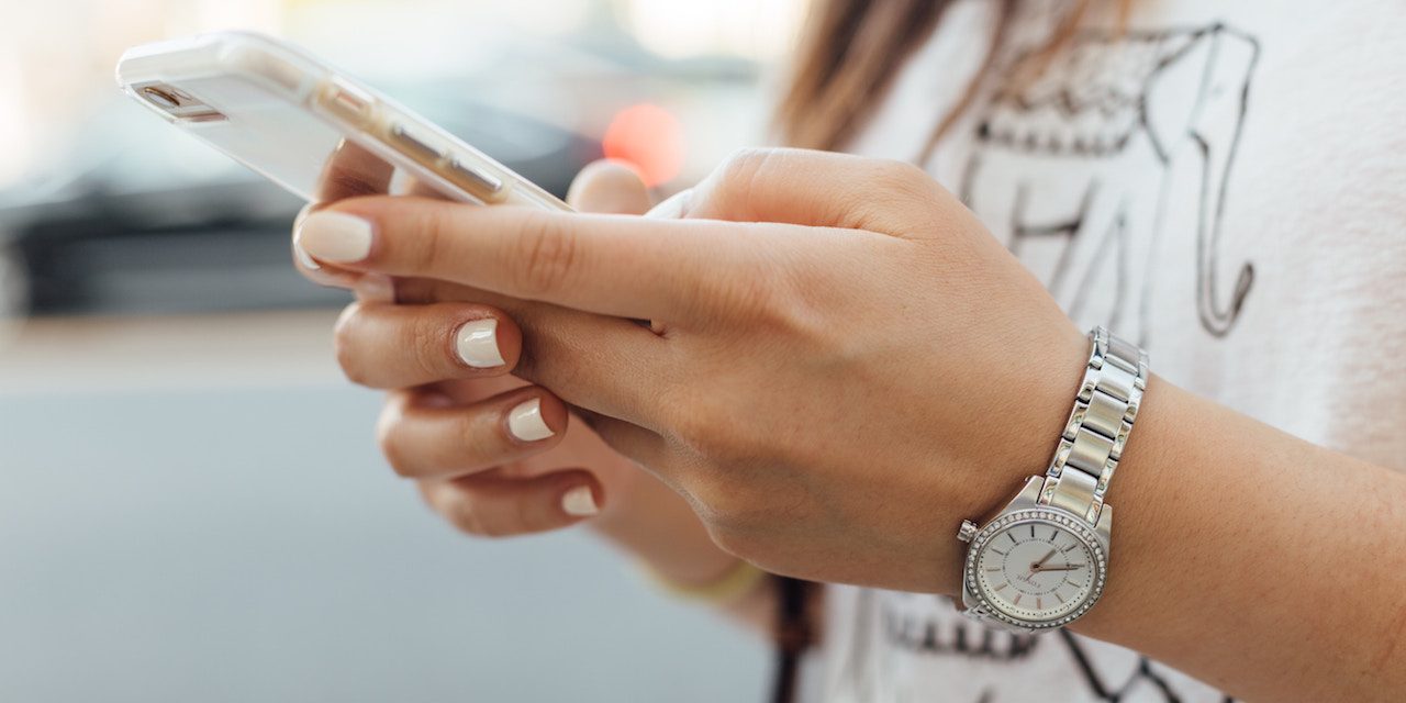 14 Things to Do on Your Phone When You're Struggling With Suicidal Thoughts