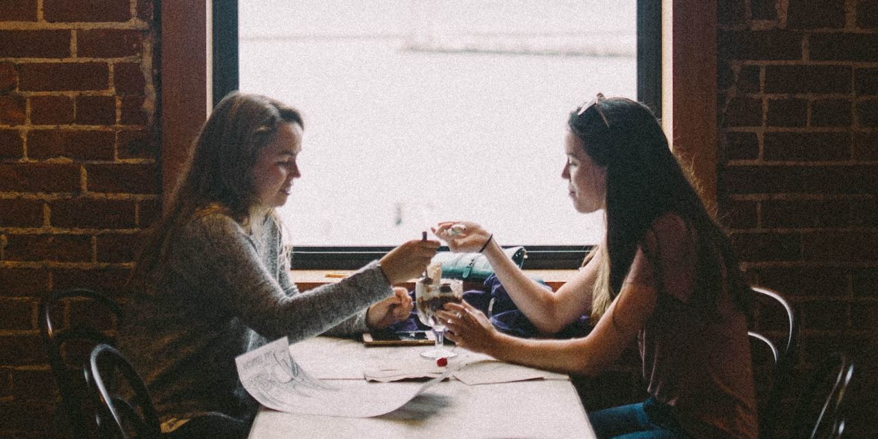 5 Common Phrases You Shouldn’t Say to a Friend With an Eating Disorder