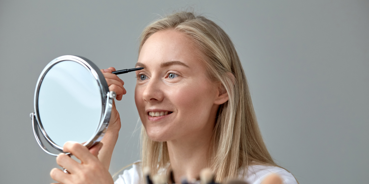 8 Makeup and Beauty Tips for Women With Chronic Illnesses