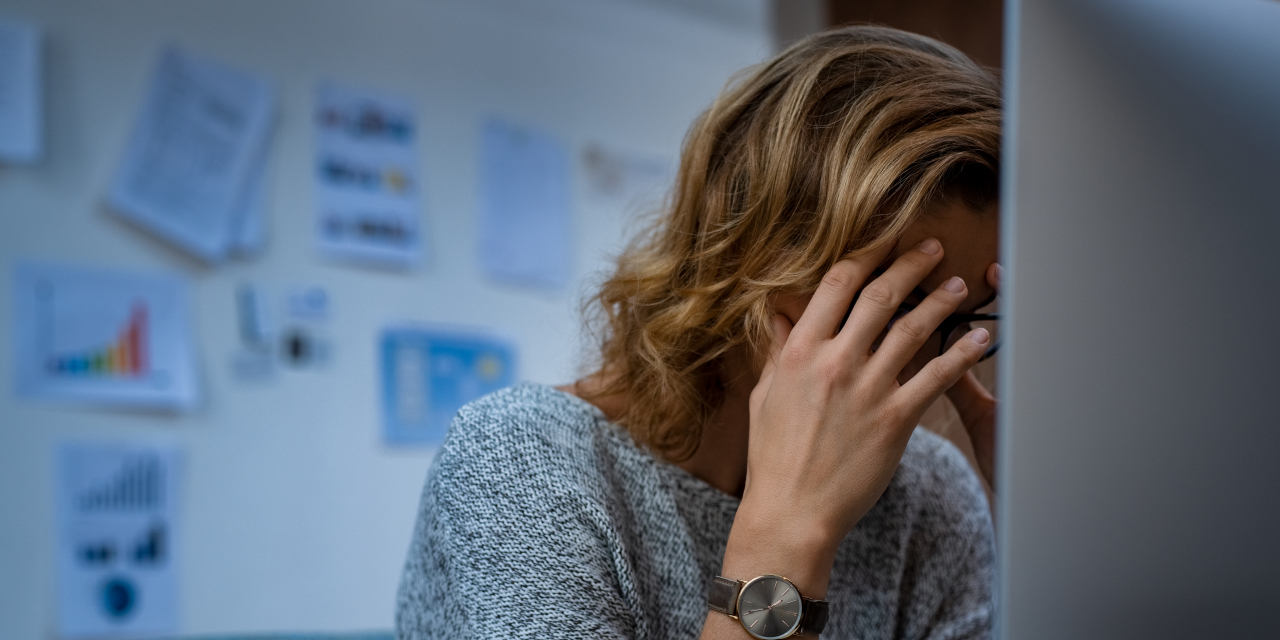 8 Hacks to Help You Get Through the Workday When You Have Migraine